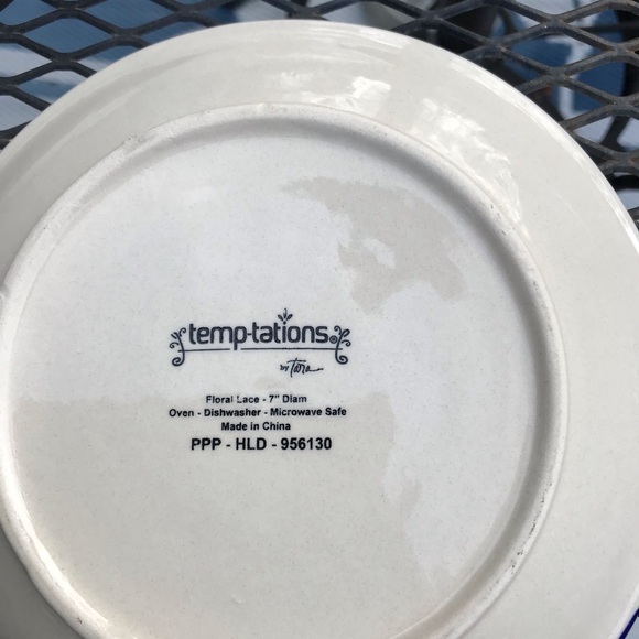 Temptations | Dining | Temptations 4 Floral Lace Blue Red 4th July ...